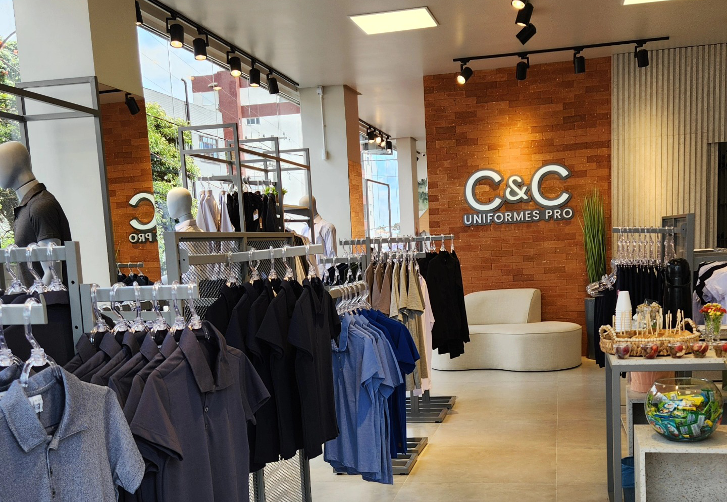 CEC Uniformes | Uniformes Profissionais de Alta Qualidade